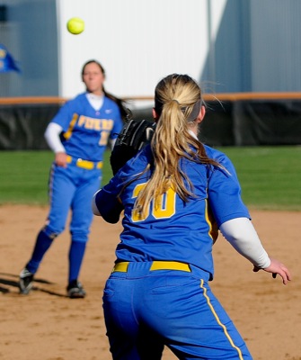 Coldwater vs Marion Local softball Photo Album | The Daily Standard