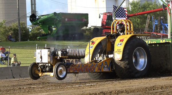 Fort recovery tractor pulls - westjumbo
