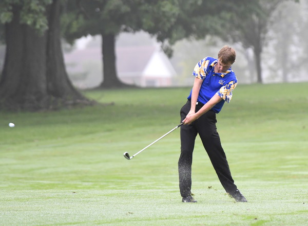 Moeller Memorial boys golf tournament Photo Album | The Daily Standard