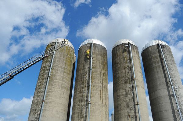 silo fire at 195 Cassella Montezuma Road Photo Album | The Daily Standard