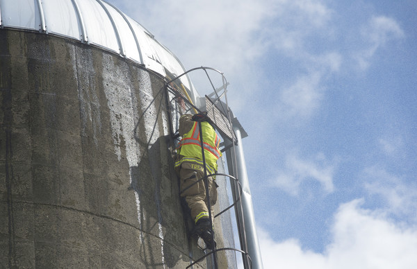 silo fire at 195 Cassella Montezuma Road Photo Album | The Daily Standard