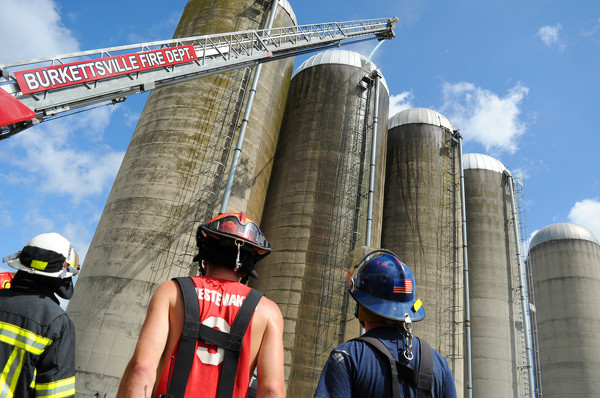 silo fire at 195 Cassella Montezuma Road Photo Album | The Daily Standard