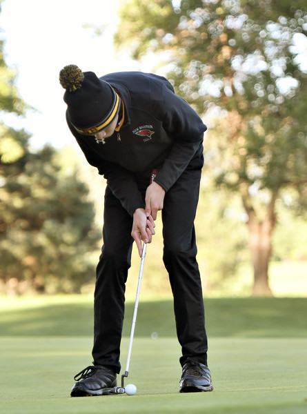 Moeller Invitational boys golf Photo Album | The Daily Standard
