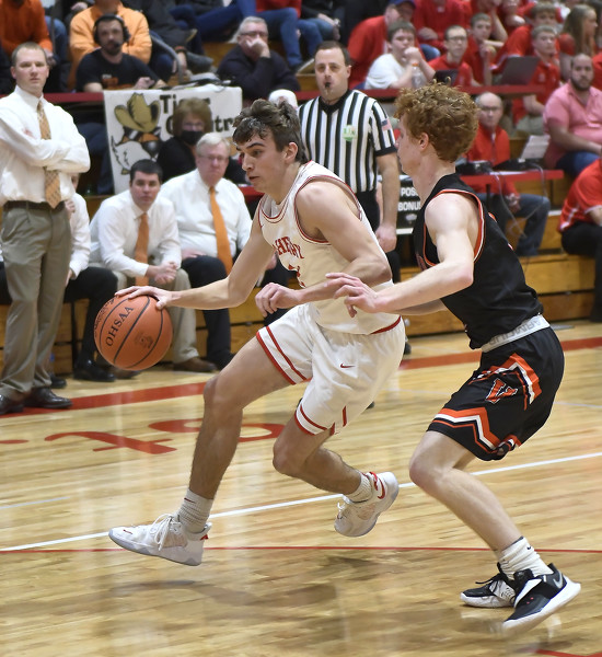 Versailles vs St. Henry boys basketball Photo Album | The Daily Standard