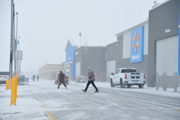 Snow, wind and bitter cold impact area Photo Album | The Daily Standard