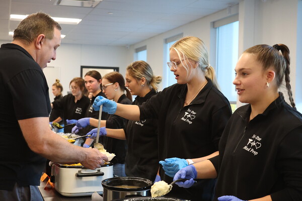 Tri Star Thanksgiving Dinner Photo Album | The Daily Standard