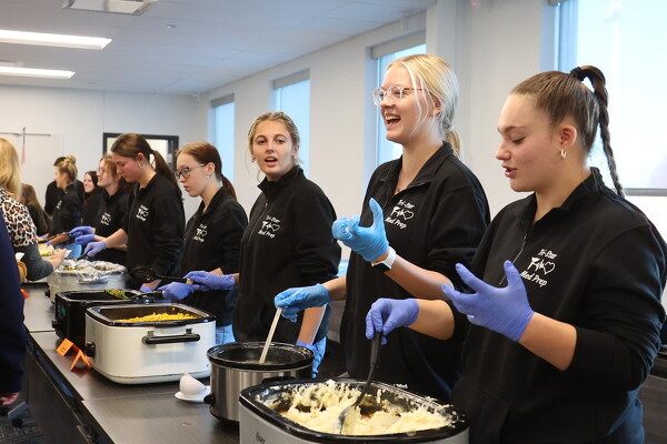 Tri Star Thanksgiving Dinner Photo Album | The Daily Standard