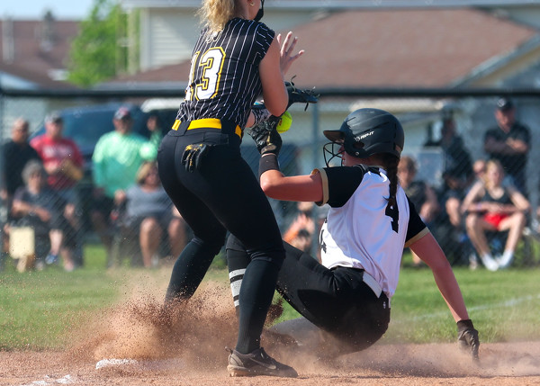 Parkway vs Hardin Northern softball Photo Album | The Daily Standard