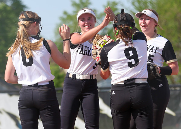 Parkway vs Hardin Northern softball Photo Album | The Daily Standard