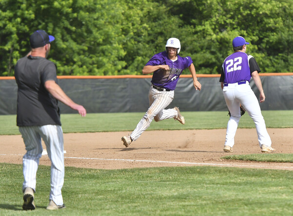 Fort Recovery vs Leipsic baseball Photo Album | The Daily Standard