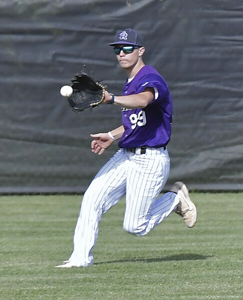 Fort Recovery vs Leipsic baseball Photo Album | The Daily Standard