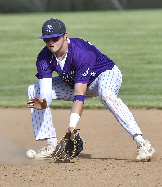 Fort Recovery vs Leipsic baseball Photo Album | The Daily Standard