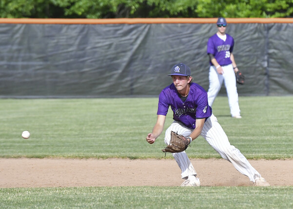 Fort Recovery vs Leipsic baseball Photo Album | The Daily Standard