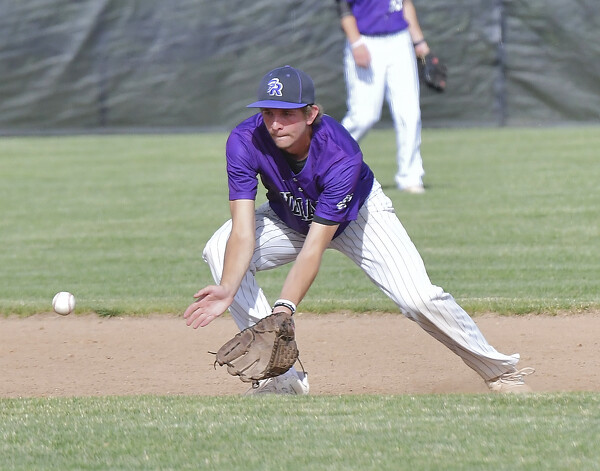 Fort Recovery vs Leipsic baseball Photo Album | The Daily Standard