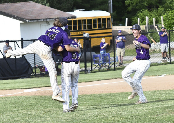 Fort Recovery vs Leipsic baseball Photo Album | The Daily Standard