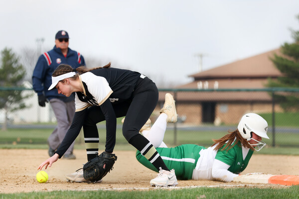 Parkway vs Celina softball Photo Album | The Daily Standard